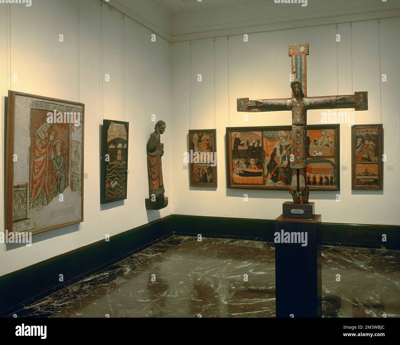 SALA-PINTURAS Y CRUZ ROMANICOS. Location: MUSEUM OF FINE ARTS. BILBAO ...