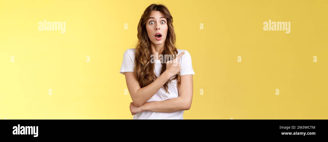 Excited impresseed speechleess shocked girl loose speech drop jaw ...