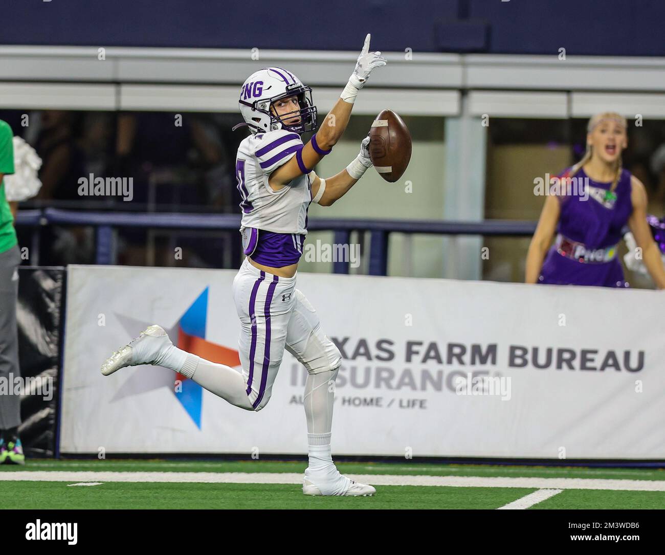 Kyle long bears hi-res stock photography and images - Alamy