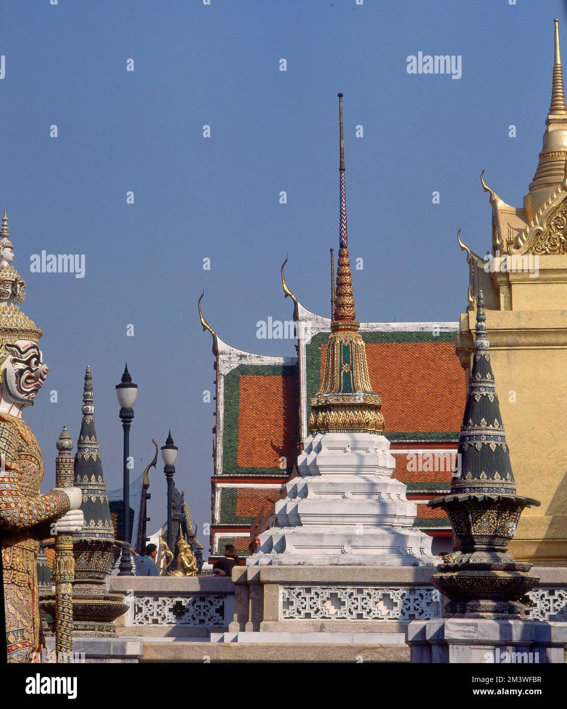 Gran palacio real en bangkok hi-res stock photography and images - Alamy