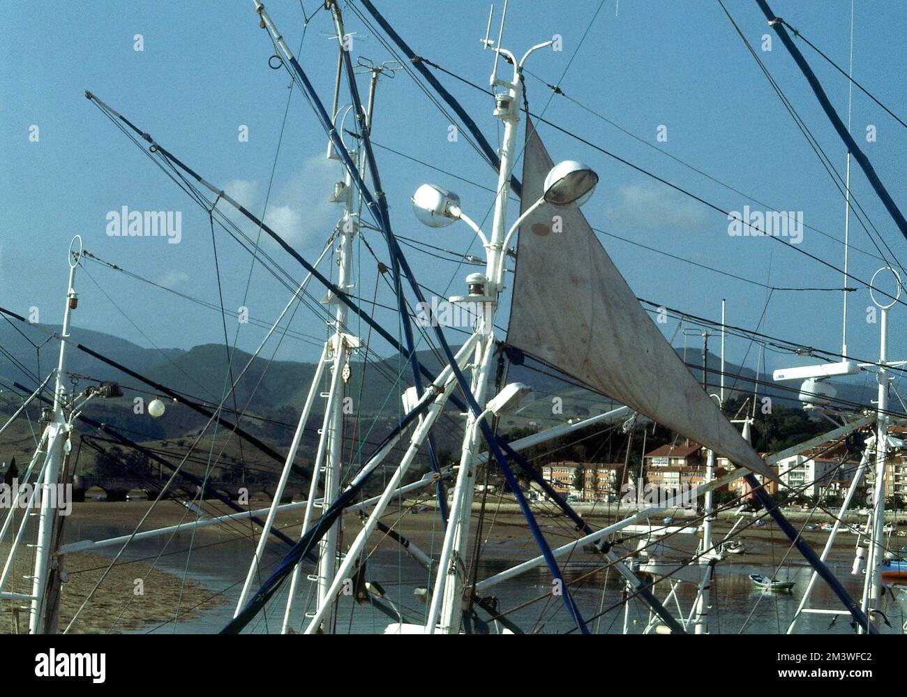 Barcos pesqueros de alta mar hi-res stock photography and images - Alamy