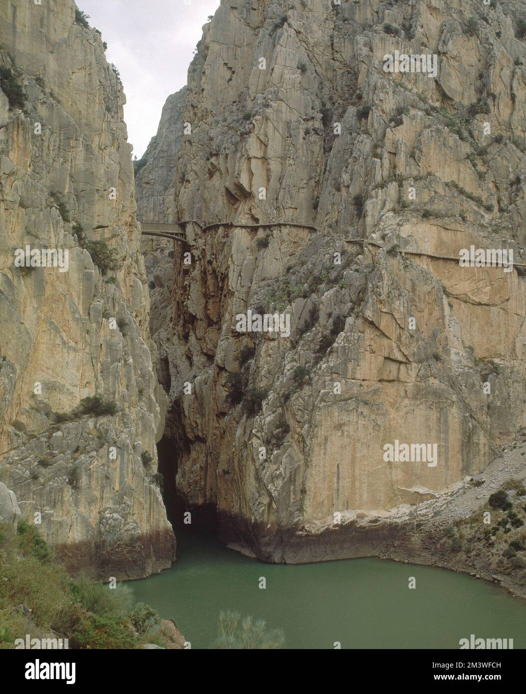 Desfiladero de los gaitanes rio guadalhorce hi-res stock photography ...