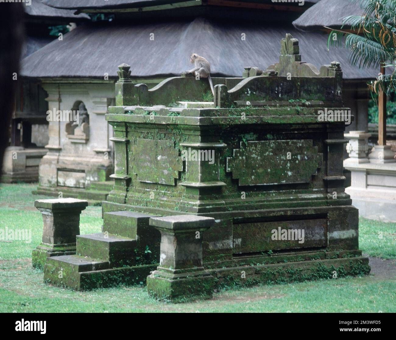 Templo sagrado de bali hi-res stock photography and images - Alamy