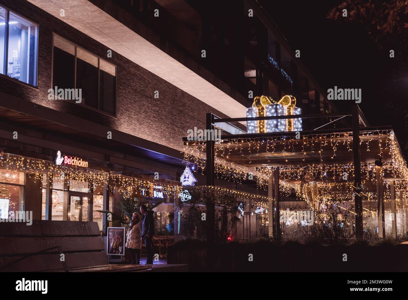 Belchicken hi-res stock photography and images - Alamy