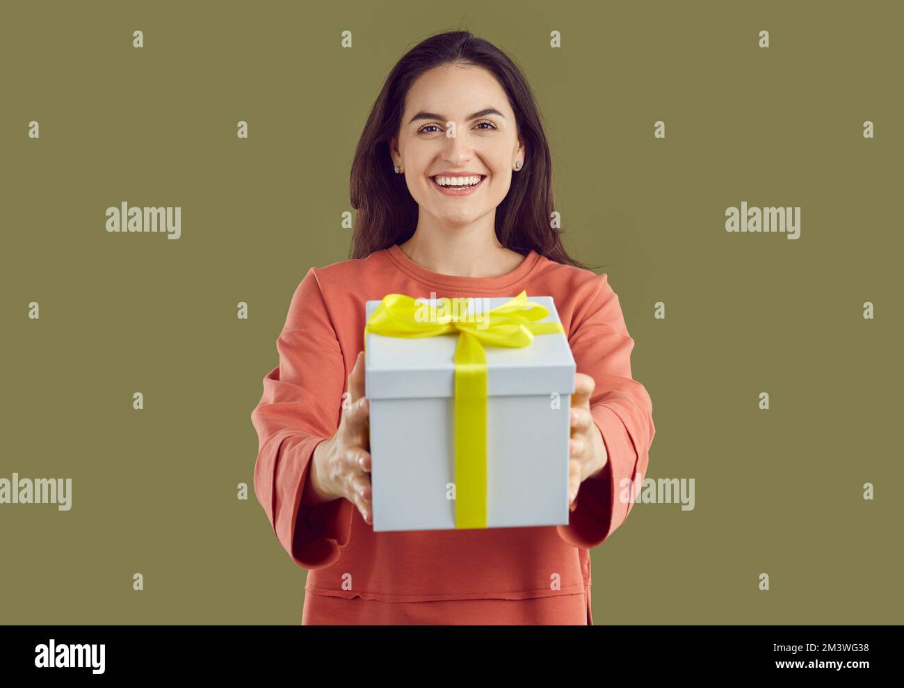 Giving discount offer hi-res stock photography and images - Alamy