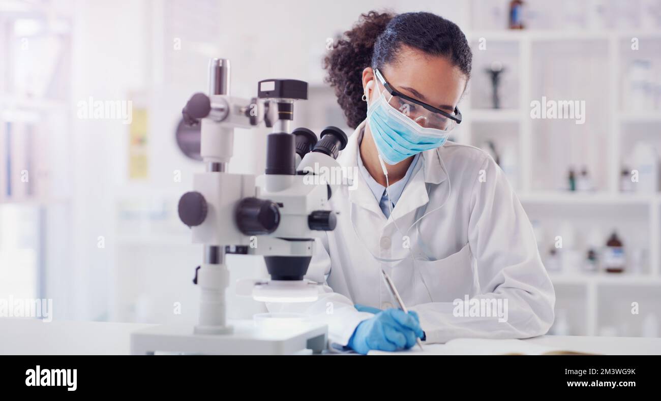Scientist microscope notes hi-res stock photography and images - Alamy