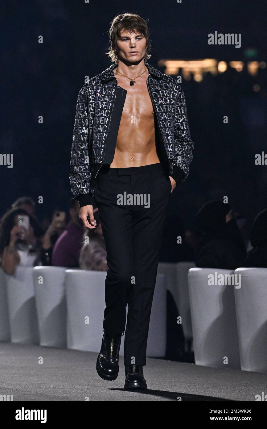 Model Jordan Barett walks the runway during the Qatar Fashion United by ...