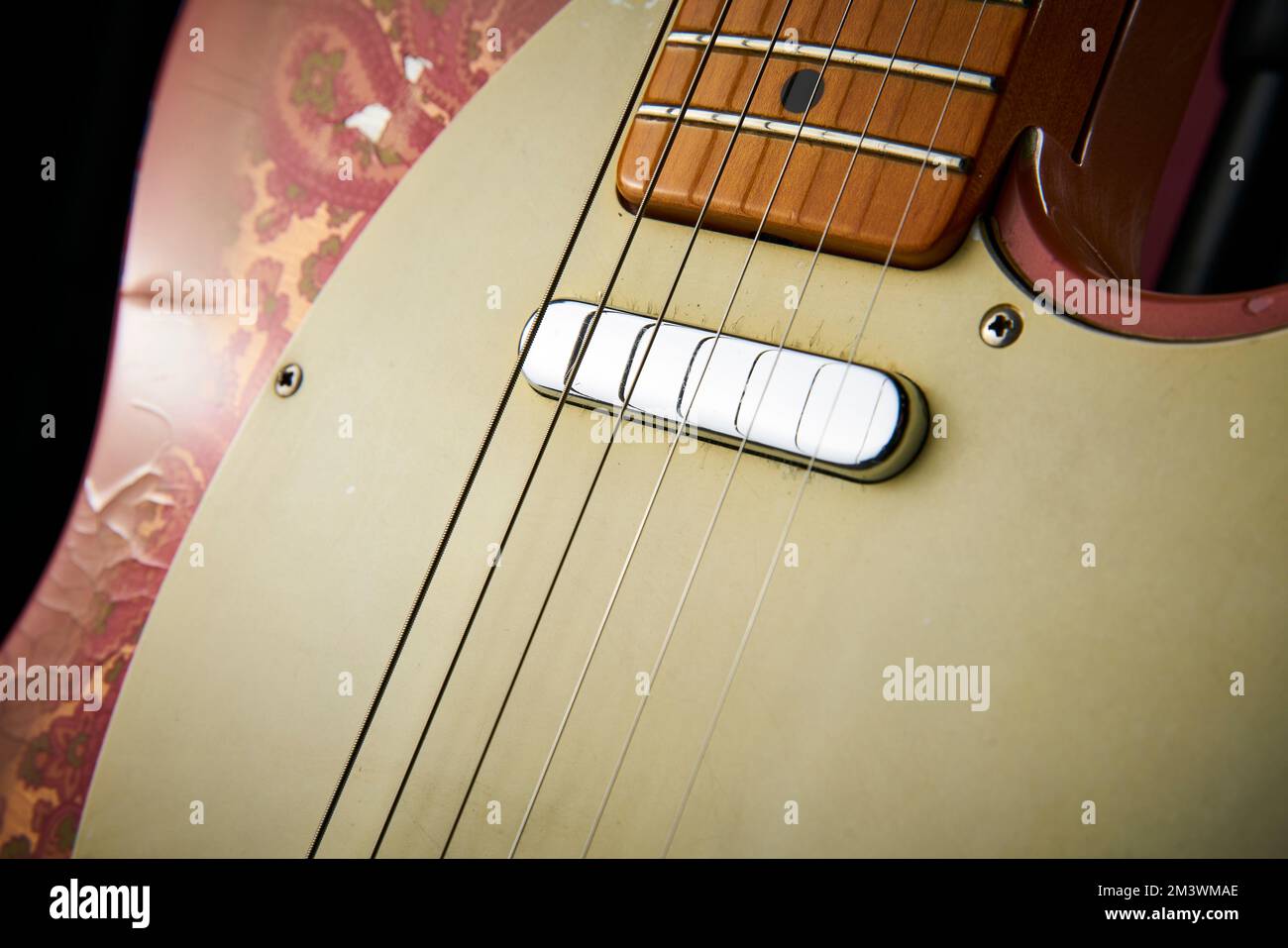 A 1998 Fender Paisley Telecaster owned by Gem Archer, former Oasis ...