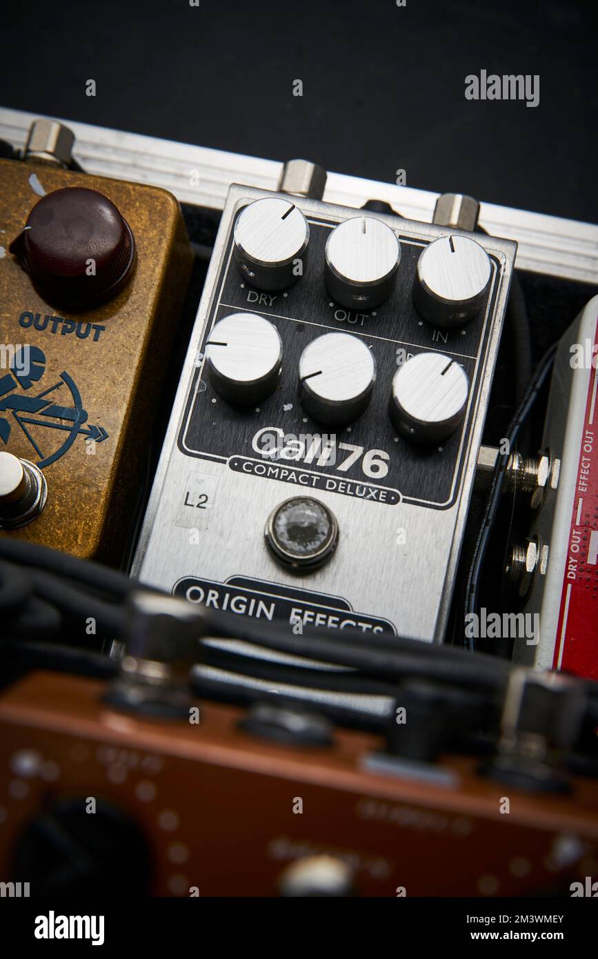 Gem archer guitar pedals hi-res stock photography and images - Alamy