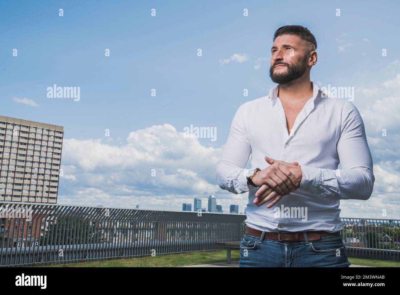 Kissy sell out posed hi-res stock photography and images - Alamy