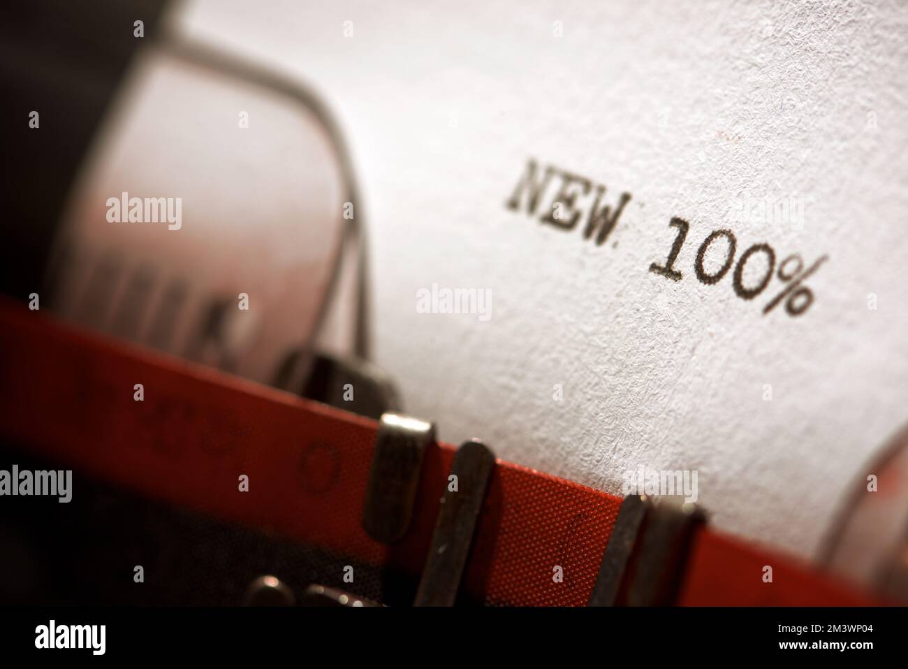 New 100 % phrase written with a typewriter Stock Photo - Alamy