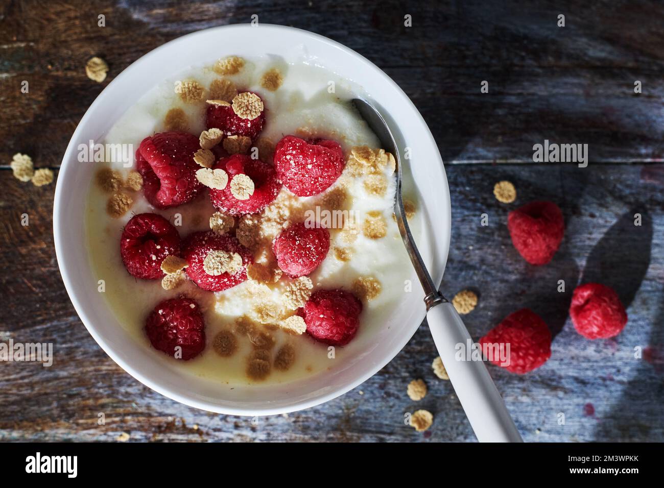 Raspberry and yogurt Stock Photo - Alamy