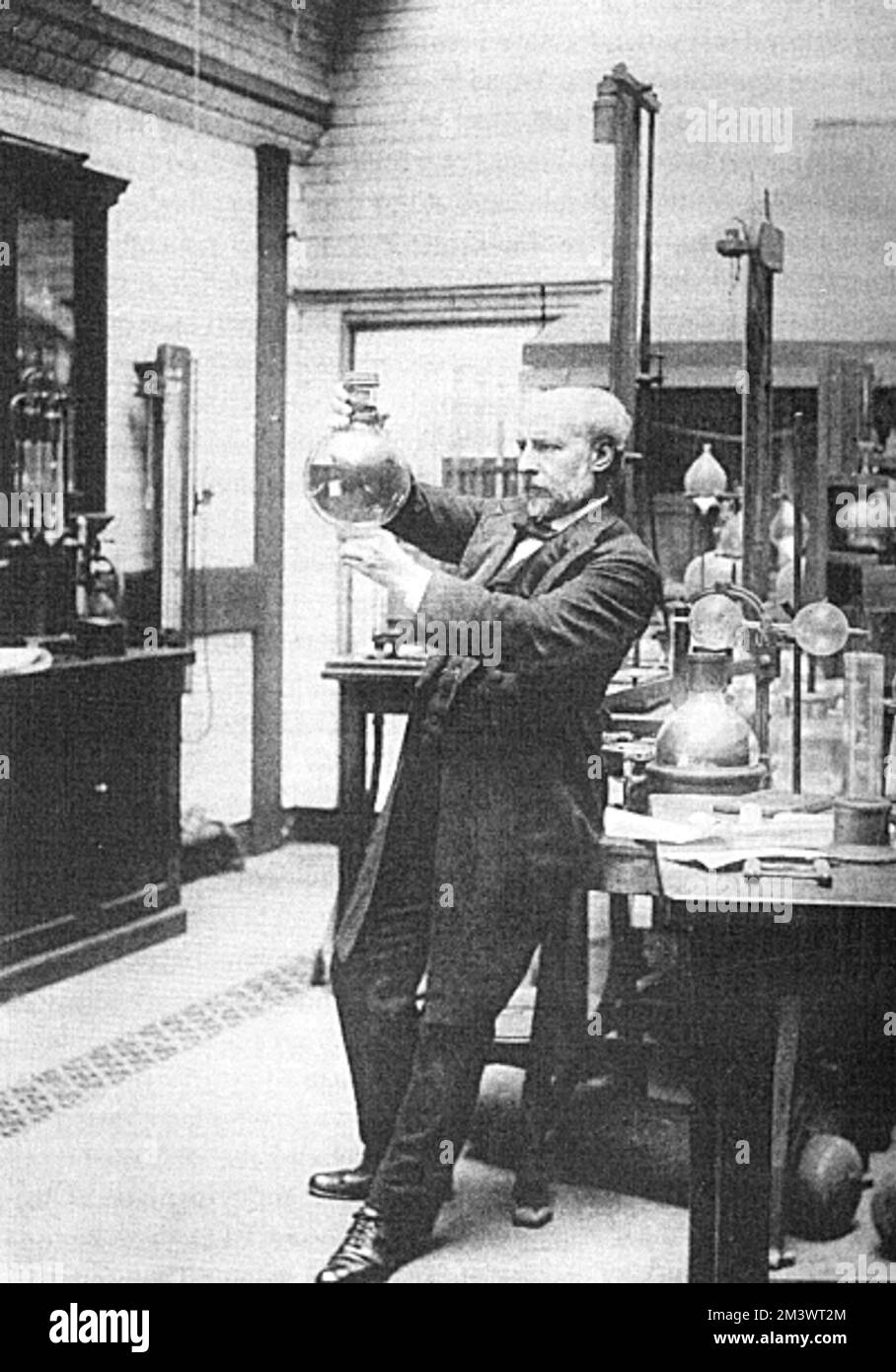 James Dewar in the Royal Institution in London, around 1900 Stock Photo ...