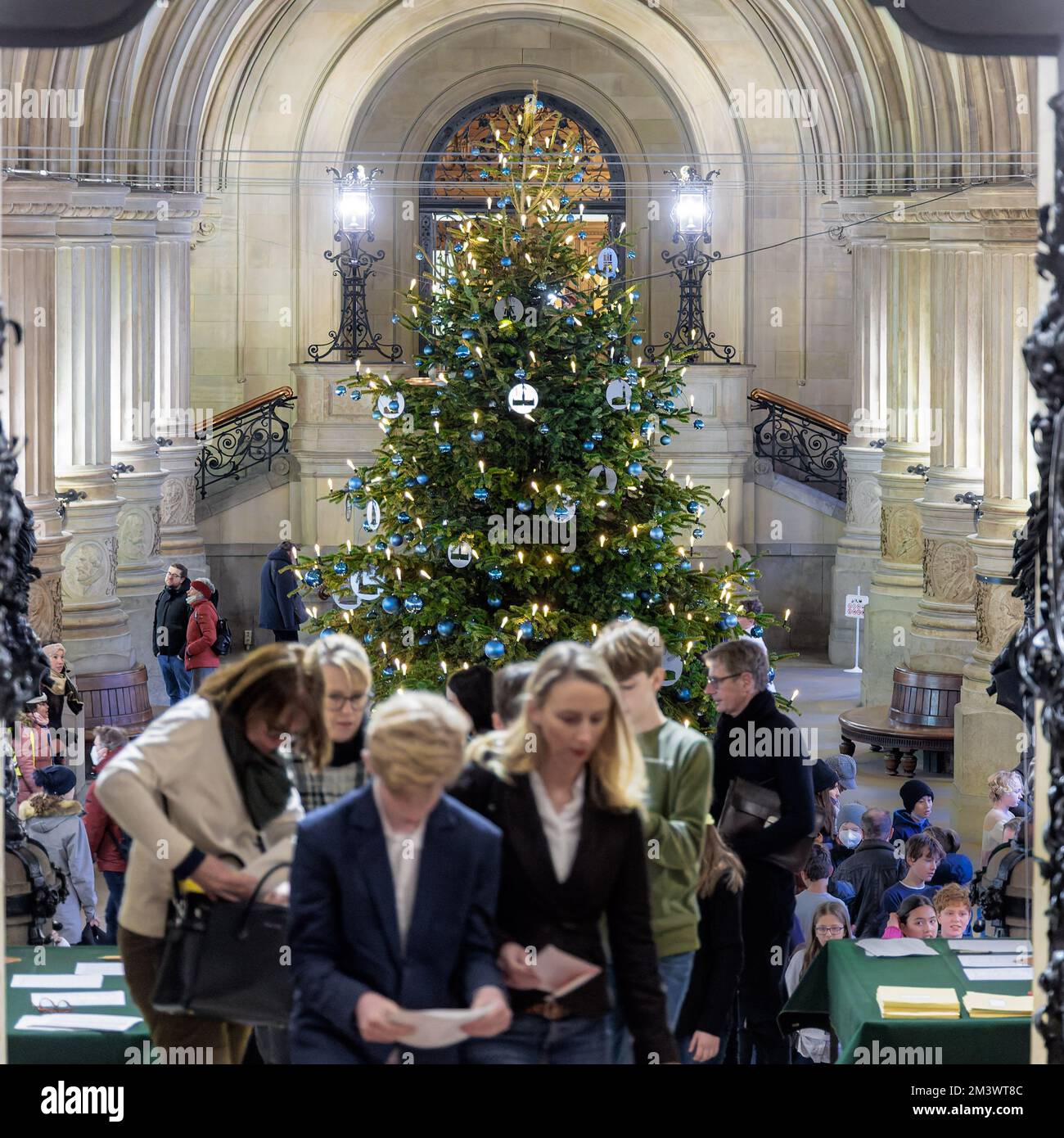 Hamburg, Germany. 16th Dec, 2022. During Advent, there is a Christmas ...