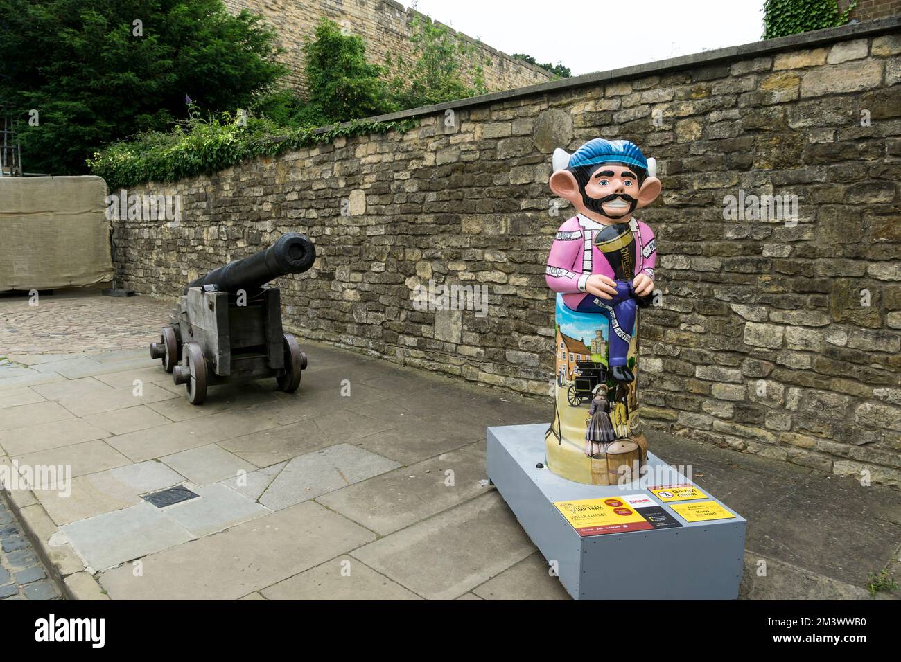 Painted imp statue hi-res stock photography and images - Alamy