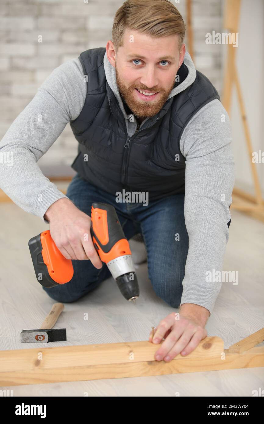 Assembling wood pieces hi-res stock photography and images - Alamy