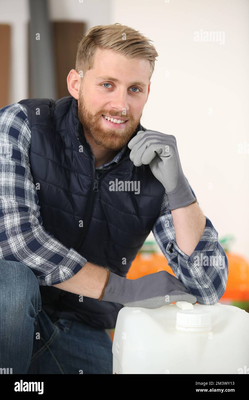 Hand lifting chin hi-res stock photography and images - Alamy