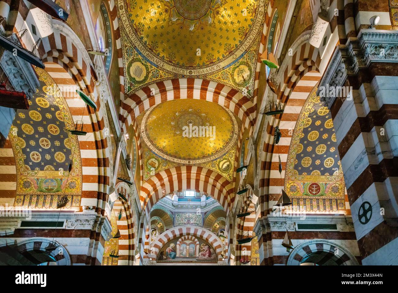 View inside the Basilica of Our Lady of the Guards and golden paintings ...