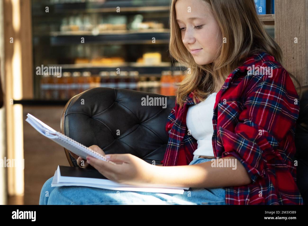 Girl child kid teen teenager person hi-res stock photography and images ...