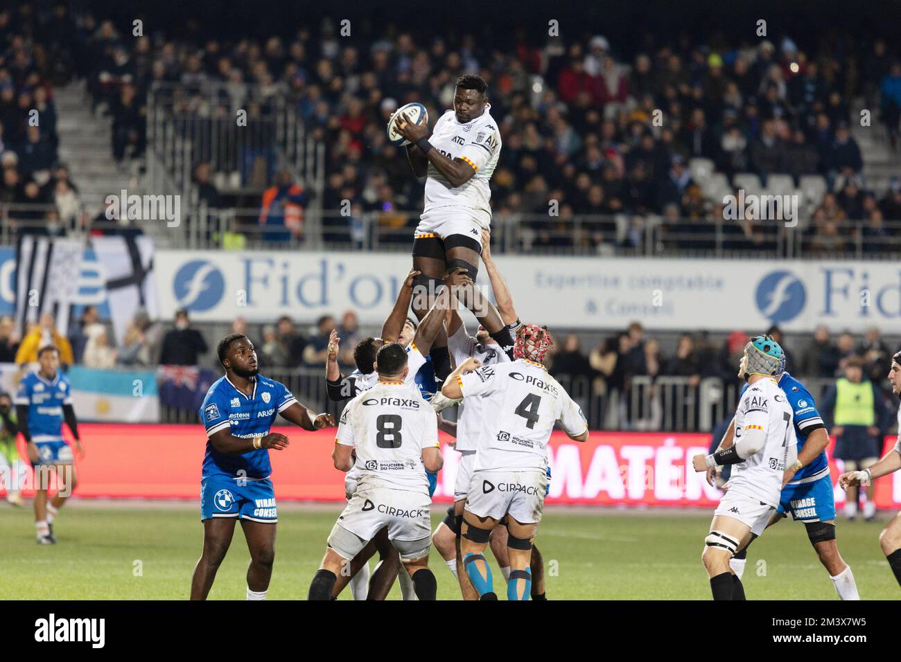 Line out for Hans Nkinsi of Provence Rugby during the French ...