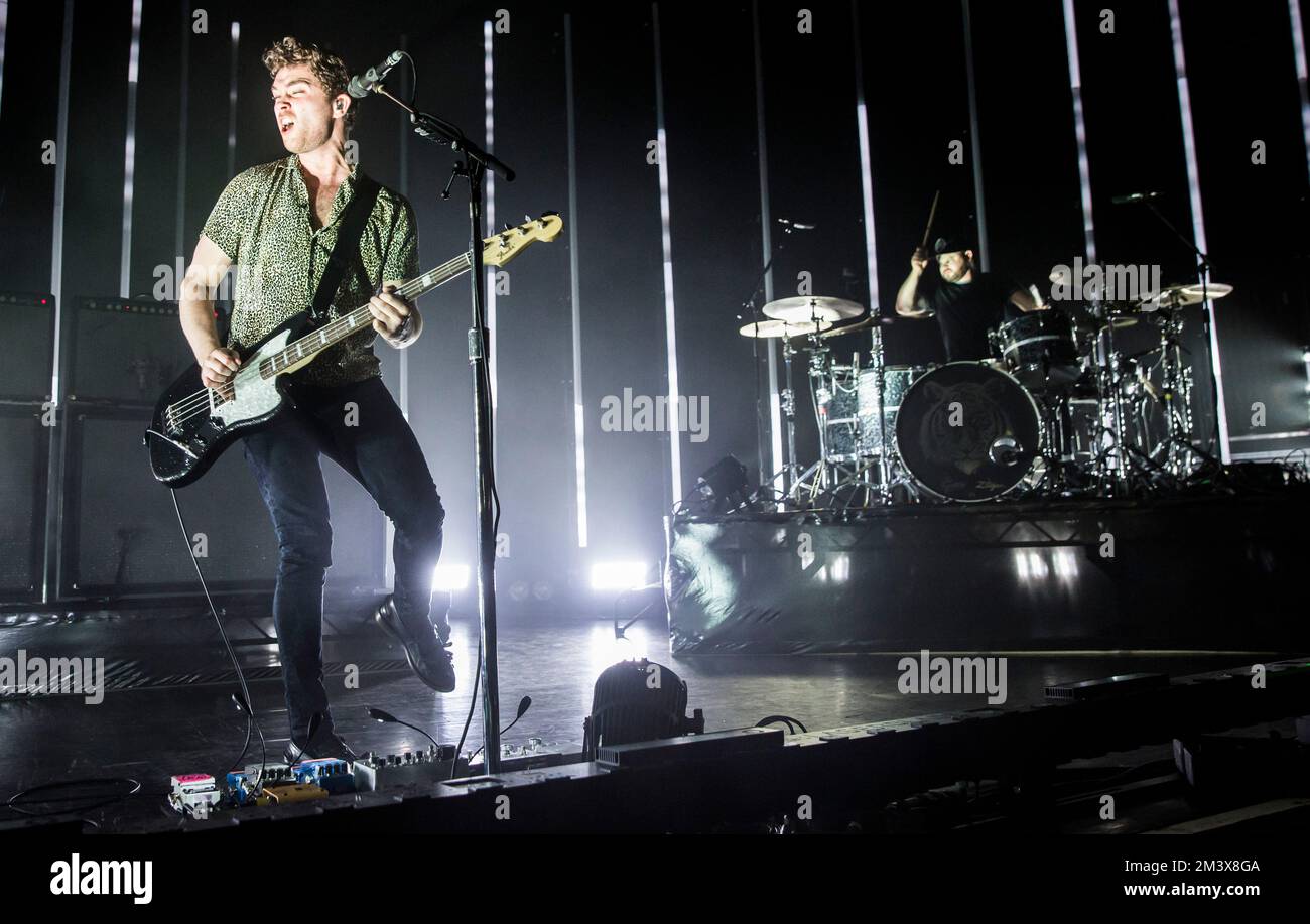 Royal blood shoot hi-res stock photography and images - Alamy