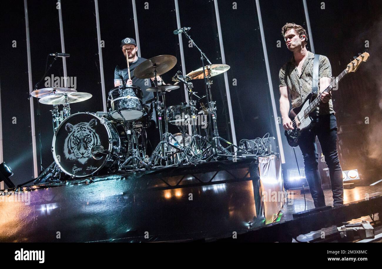 Royal blood shoot hi-res stock photography and images - Alamy