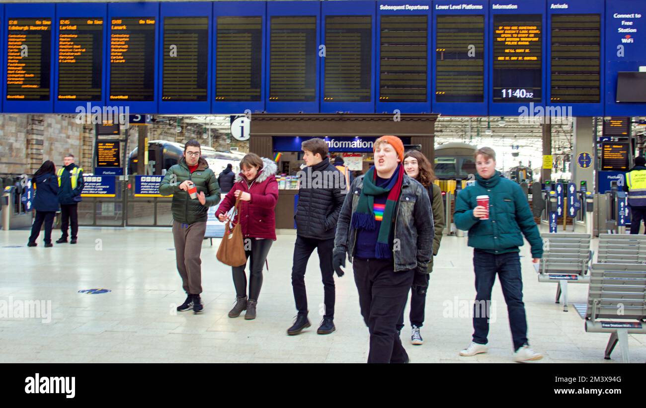 Glasgow, Scotland, UK 17th December, 2022. GMT rail strike saw a picket ...
