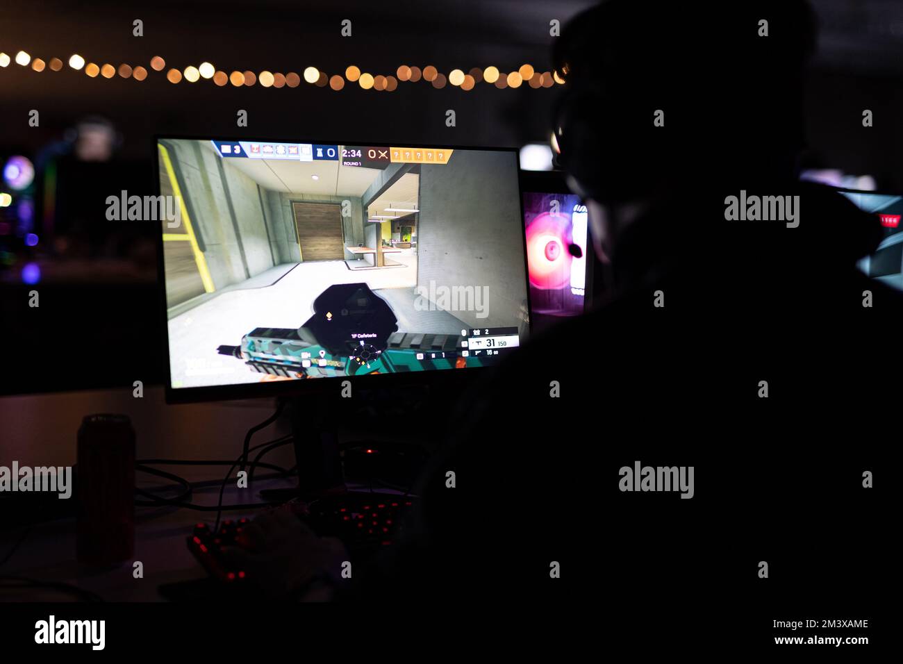 Rainbow six screen hi-res stock photography and images - Alamy