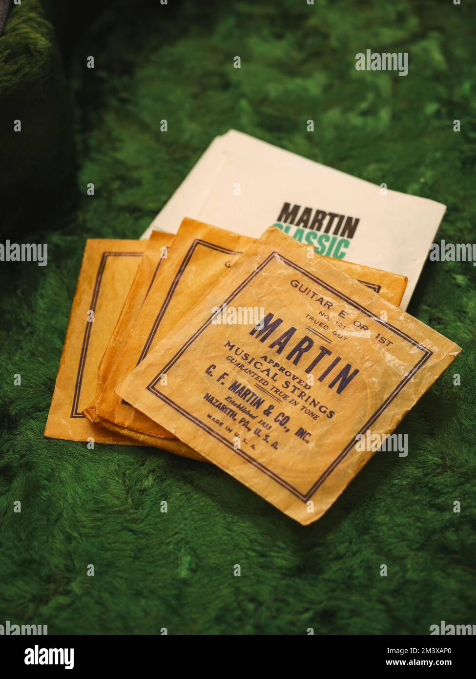 Pack of martin guitar strings hi-res stock photography and images - Alamy