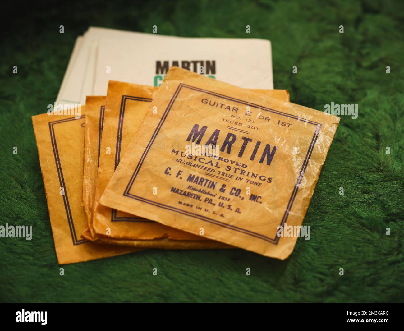 Pack of martin guitar strings hi-res stock photography and images - Alamy