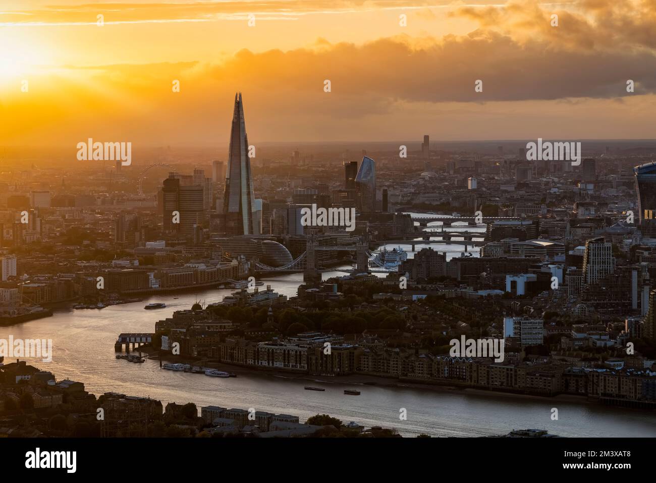 London skyline panorama hi-res stock photography and images - Alamy