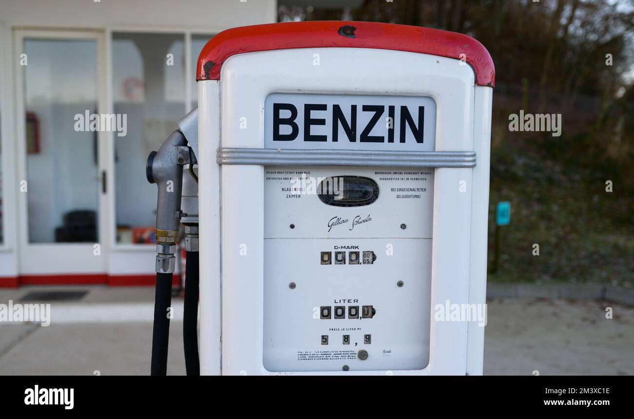 Rosengarten, Germany. 12th Dec, 2022. A gas pump can be seen at a gas ...
