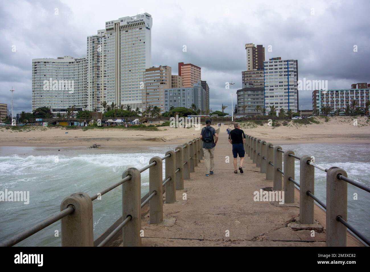 Durban waterfront at Snake Park Beach seen from Snake Park Pier Stock ...