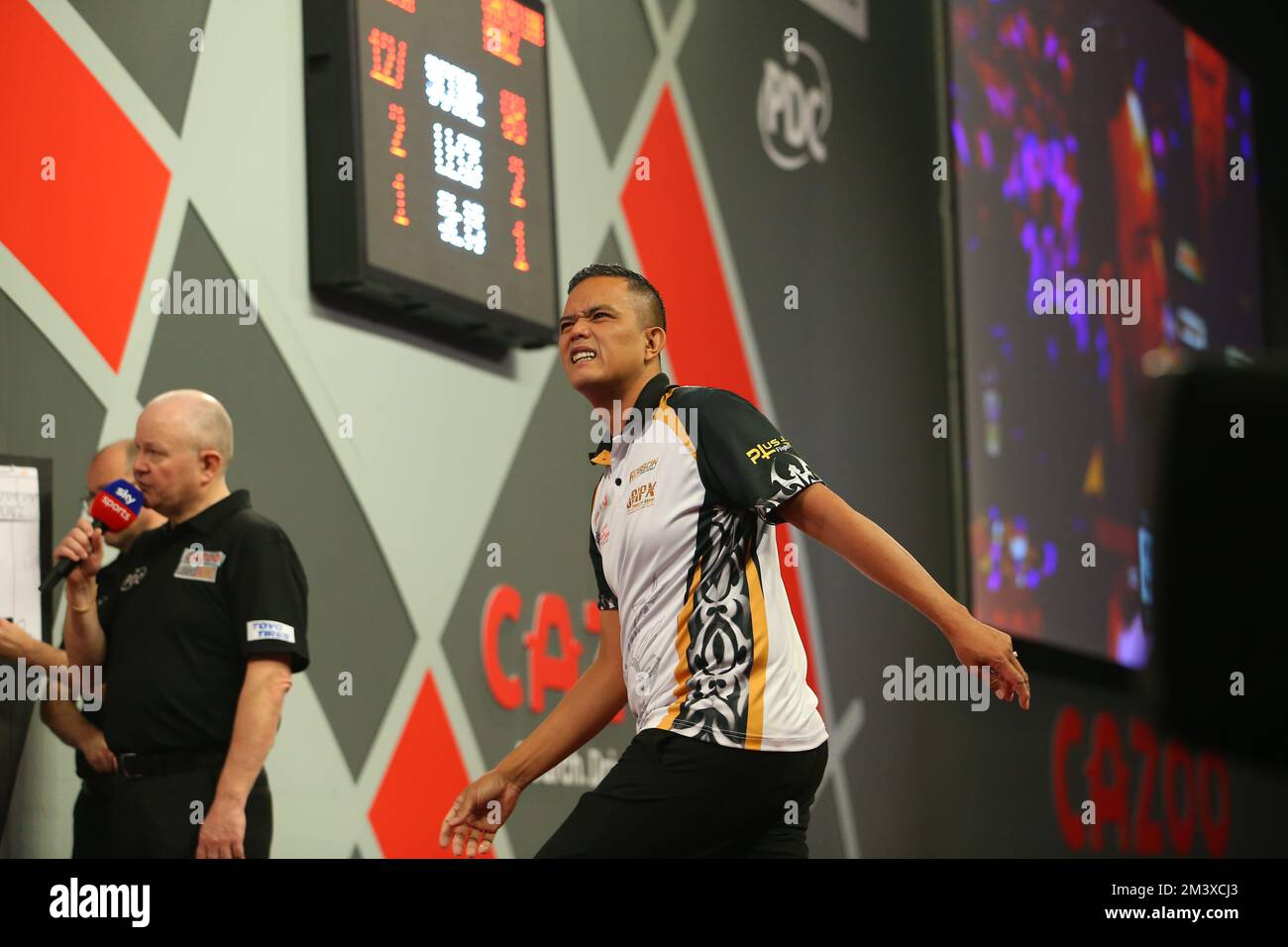 Alexandra Palace, London, UK. 17th Dec, 2022. 2022/23 PDC Cazoo World ...