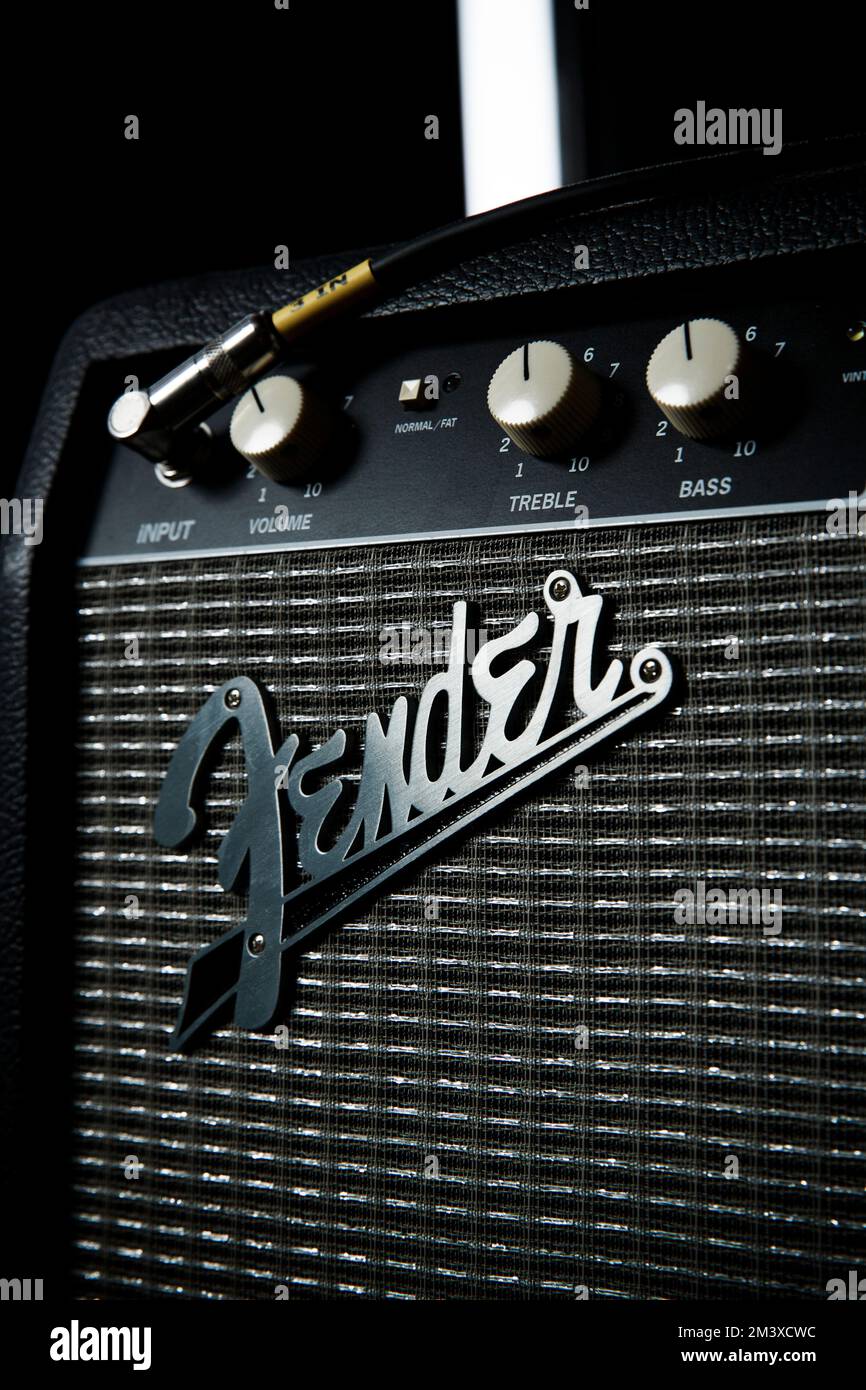 Fender Super Sonic bass guitar amplifiers used by Mike Kerr of Royal ...