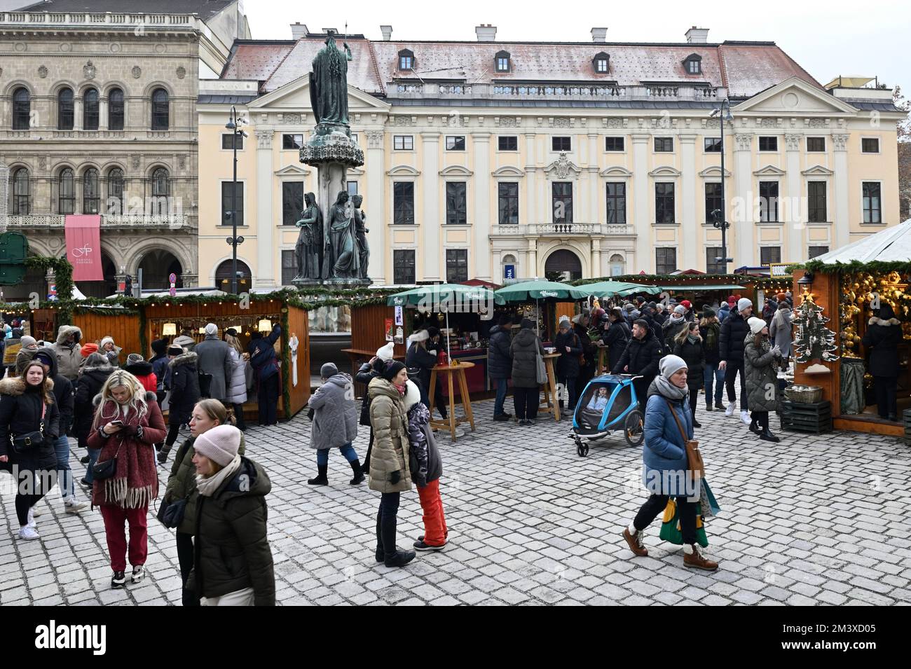 Vienna, Austria. December 17, 2022. Old Viennese Christmas market on ... Vienna, Austria. December 17, 2022. Old Viennese Christmas market on ...