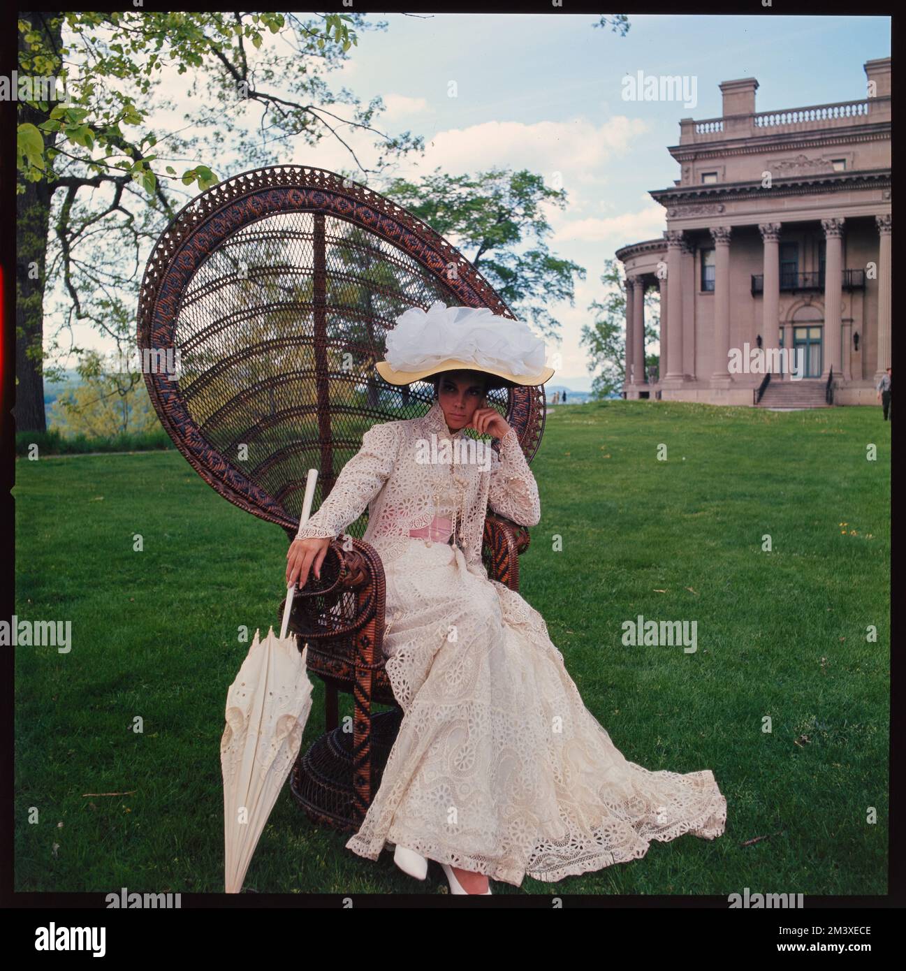 Wendy Vanderbilt, Gloria V., Mrs. Hutton, Toni Frissell, Antoinette ...