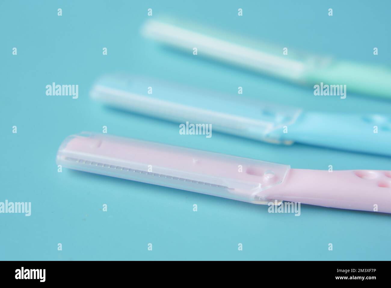 Women razor razors shaving hi-res stock photography and images - Alamy