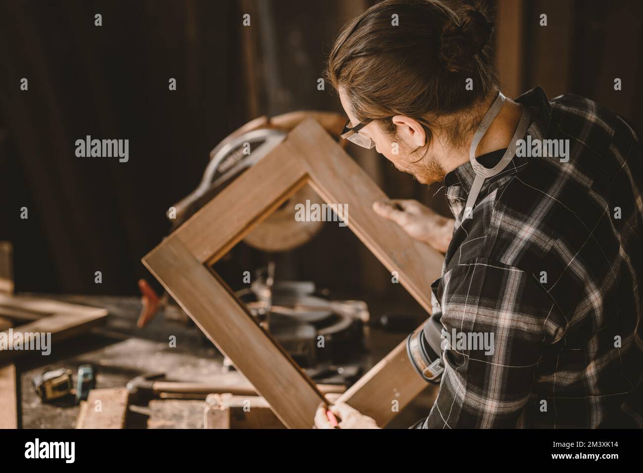 Worker making hi-res stock photography and images - Alamy