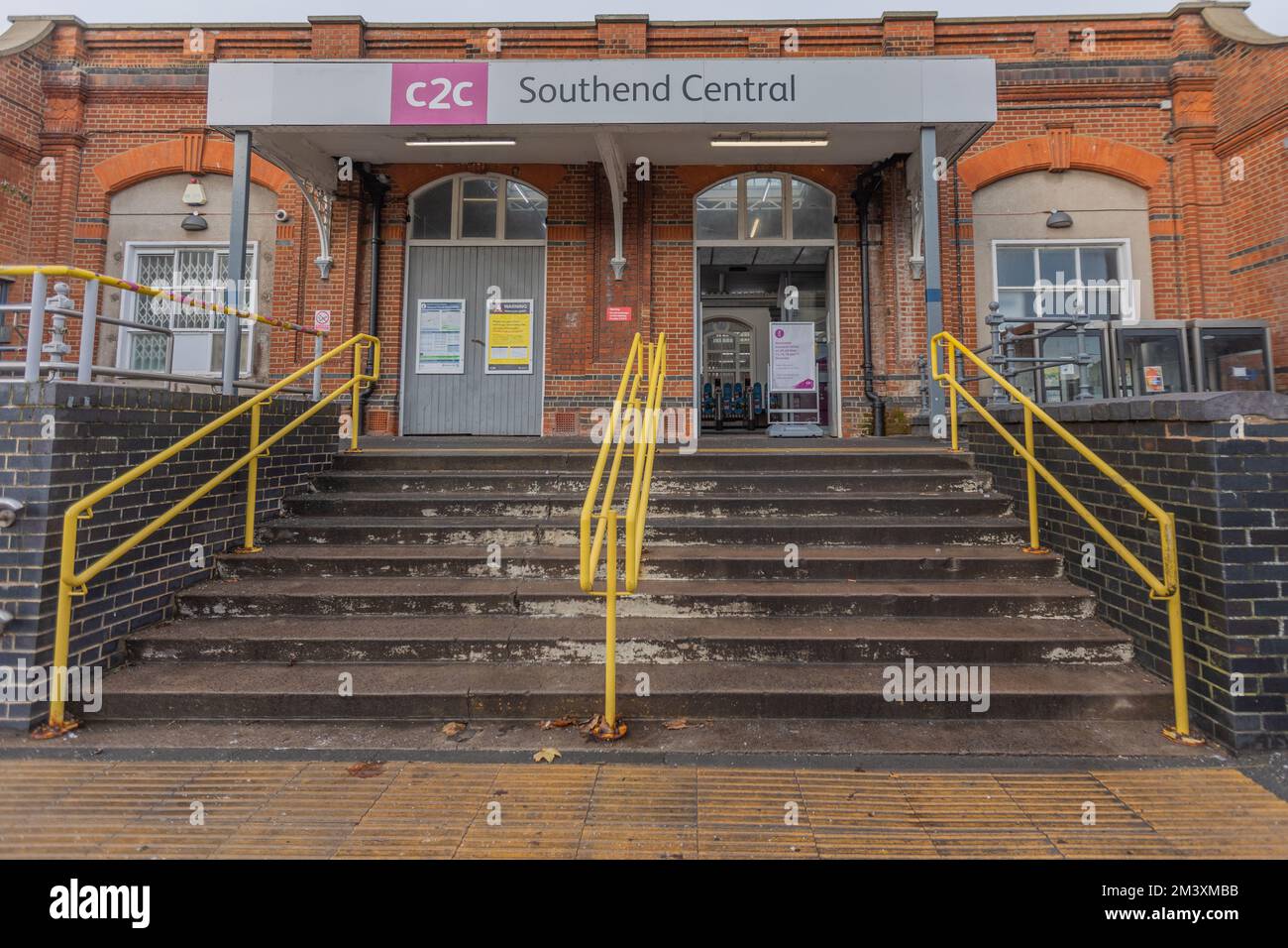Southend on sea, UK. 17th Dec, 2022. The entrance to Southend Central ...