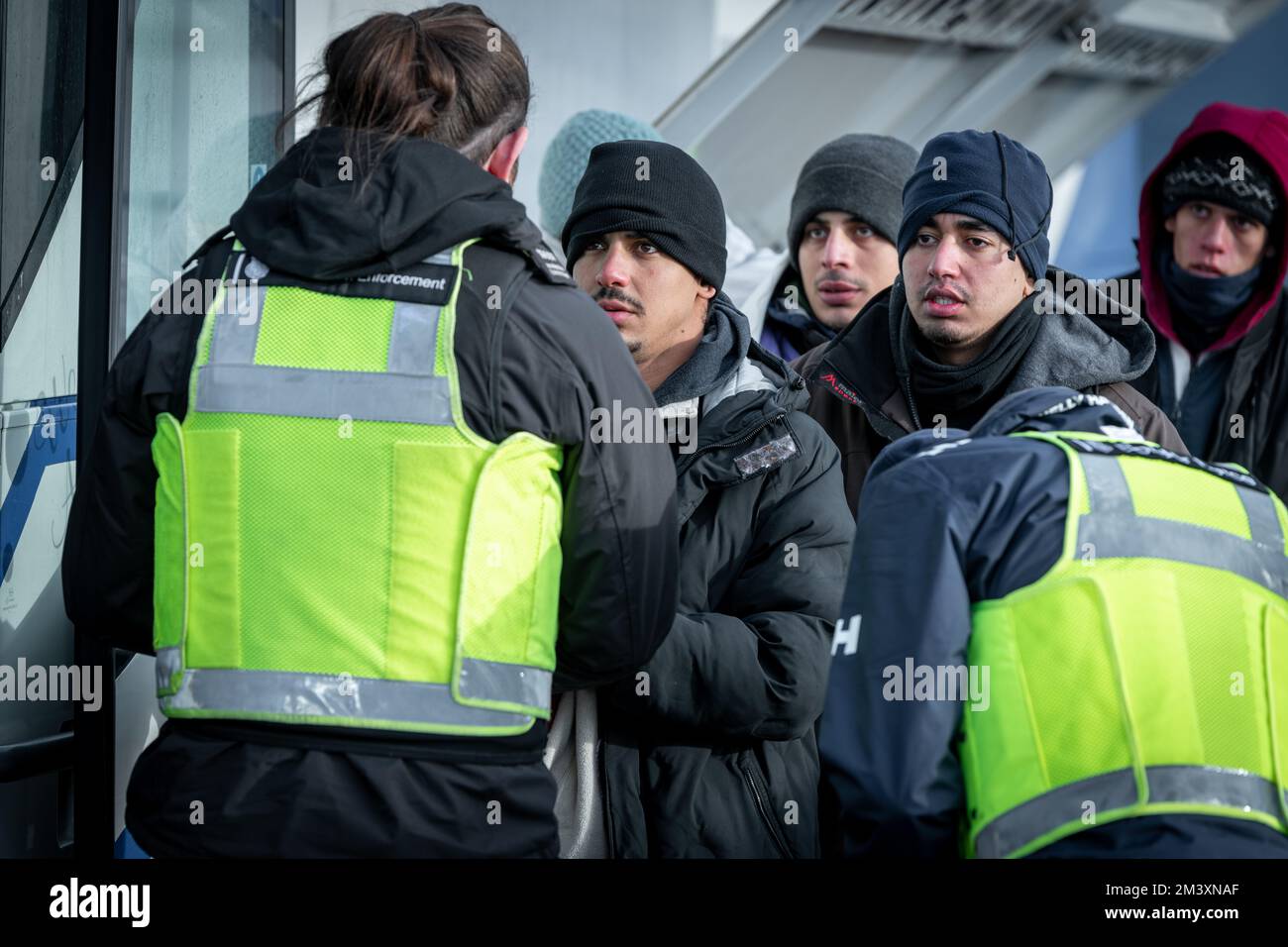 Dungess, Kent, UK. 17th Dec, 2022. Migrants arriving on the beach at ...