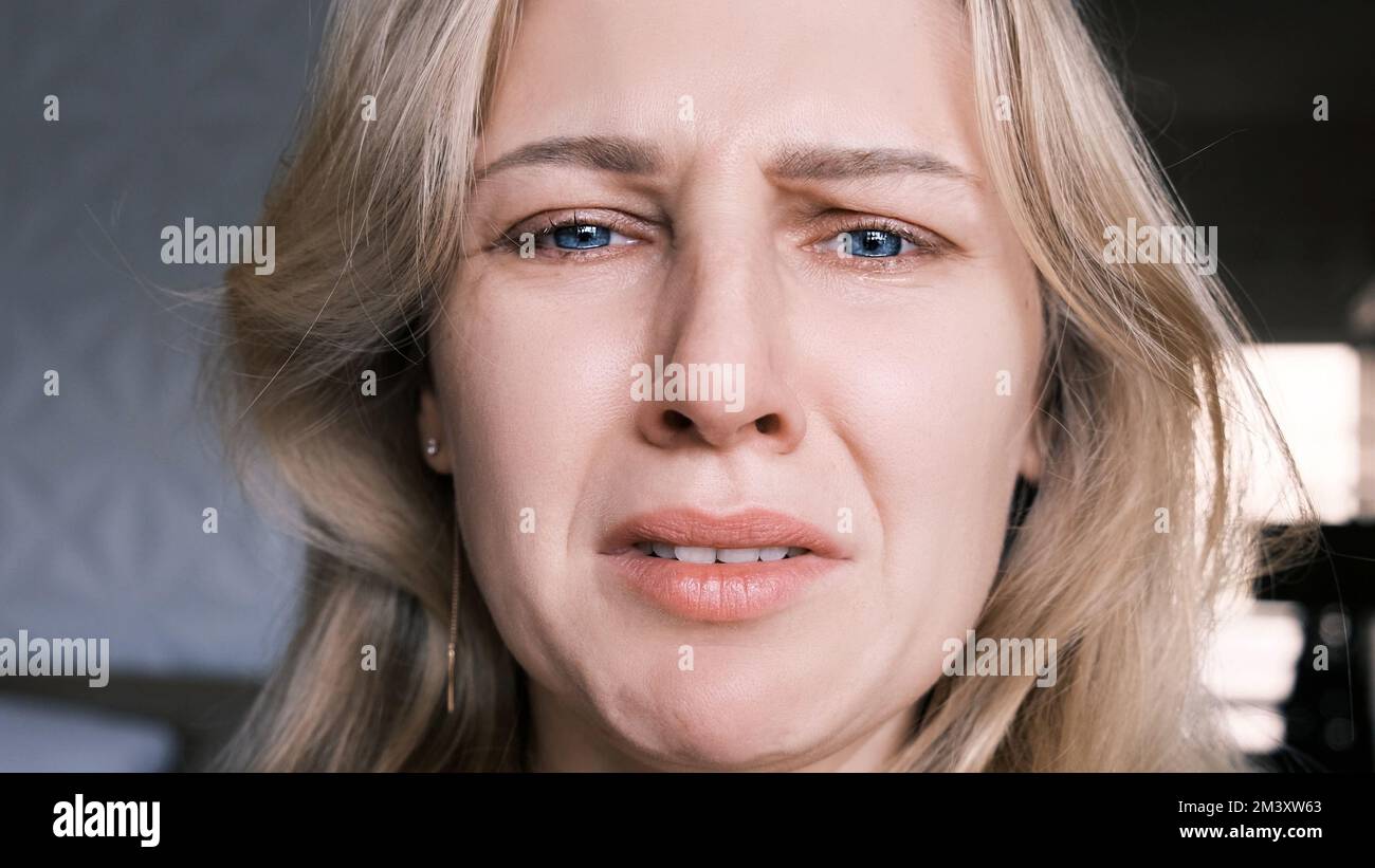Girl crying tears headshot hi-res stock photography and images - Alamy