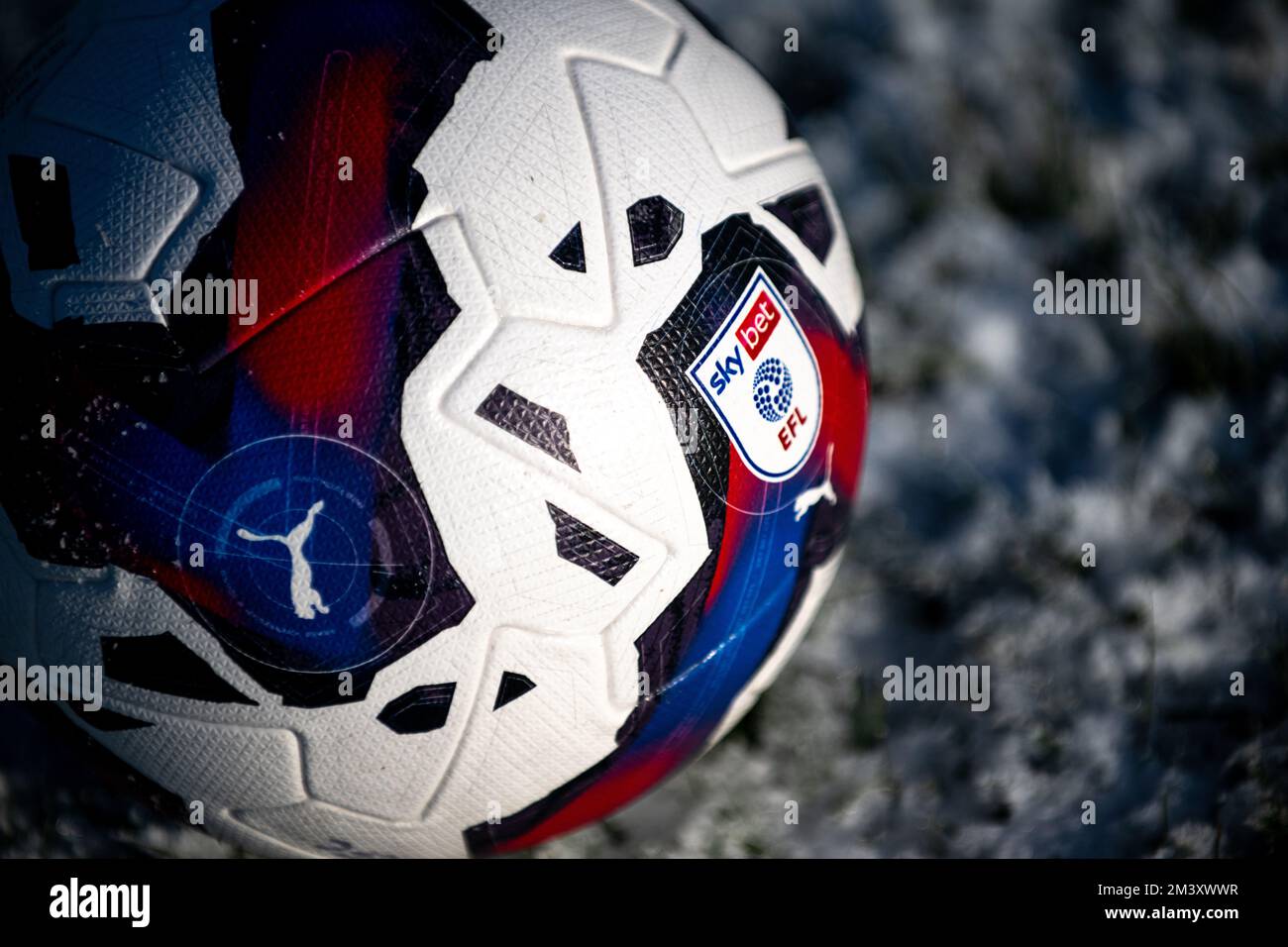 PUMA Official Match Ball EFL 22/23 Stock Photo - Alamy