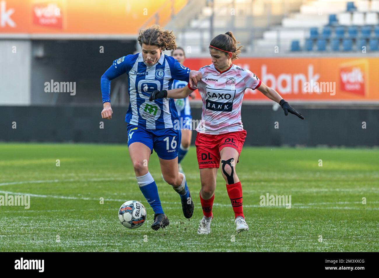 Gent, Belgium. 17th Dec, 2022. Fleur Van Daele (16) of Gent and Amber ...
