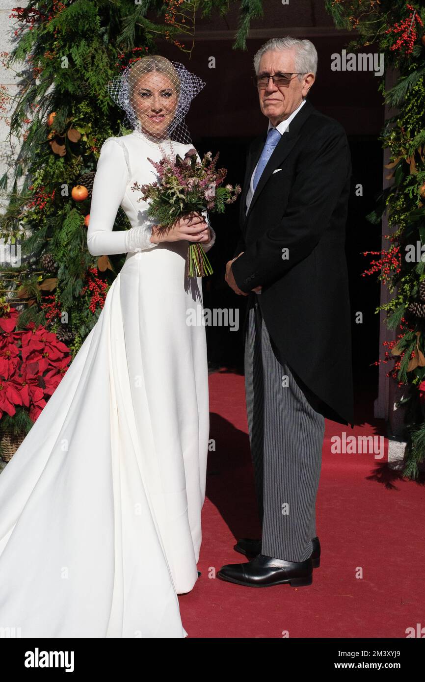 Father of the bride 2022 hi-res stock photography and images - Alamy