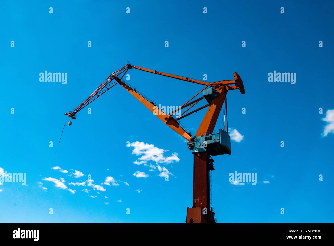 Civil engineering crane hi-res stock photography and images - Alamy