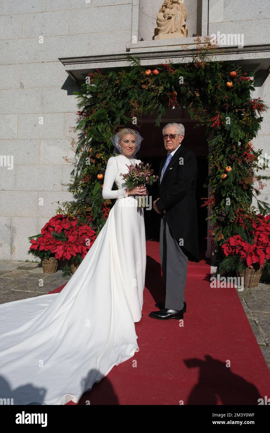 Madrid, Spain. 17th Dec, 2022. The bride Cristina Reyes with her father ...