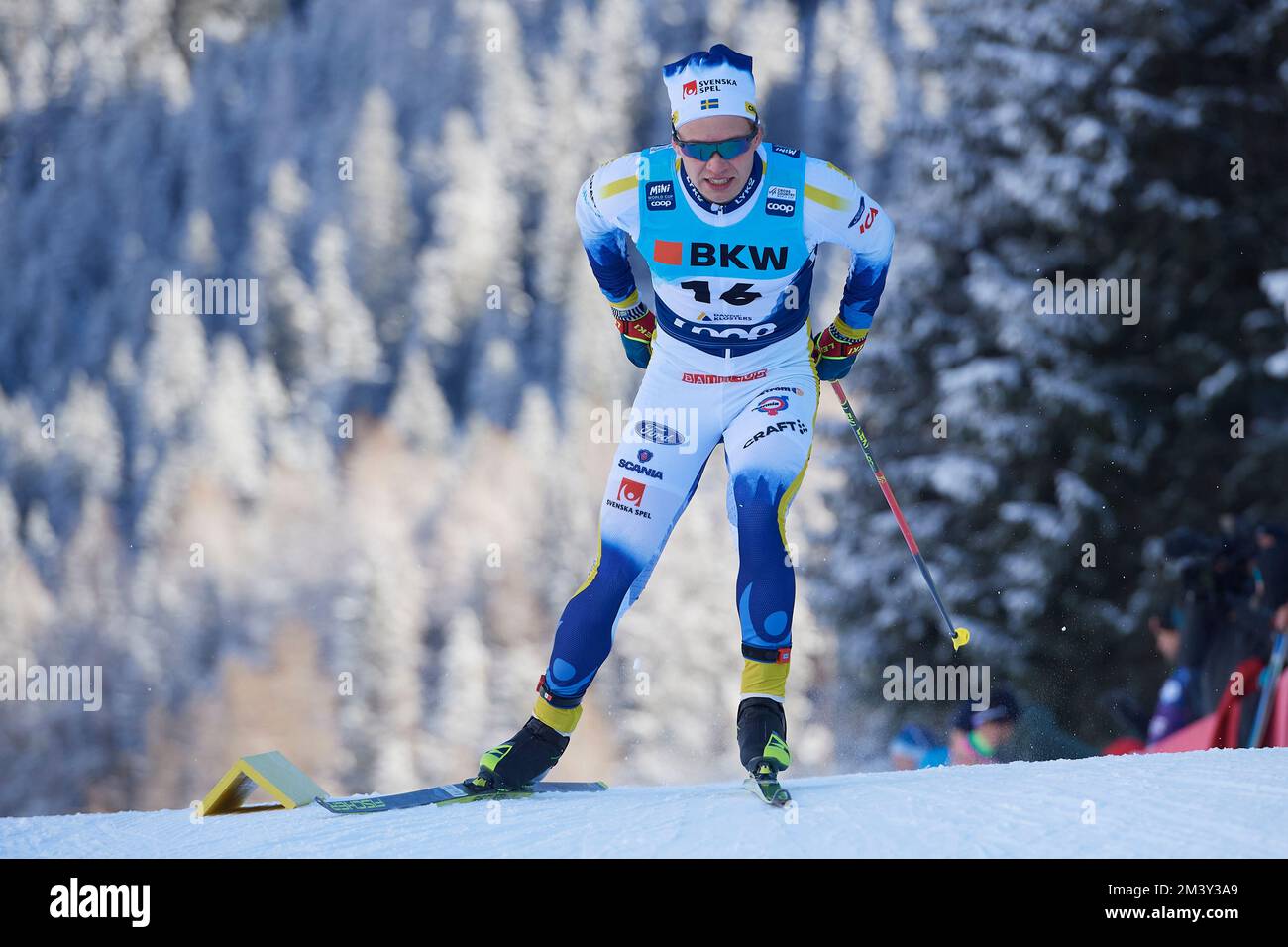 Davos, Schweiz, 17. Dezember 2022. Gustaf Berglund beim Sprint Rennen ...