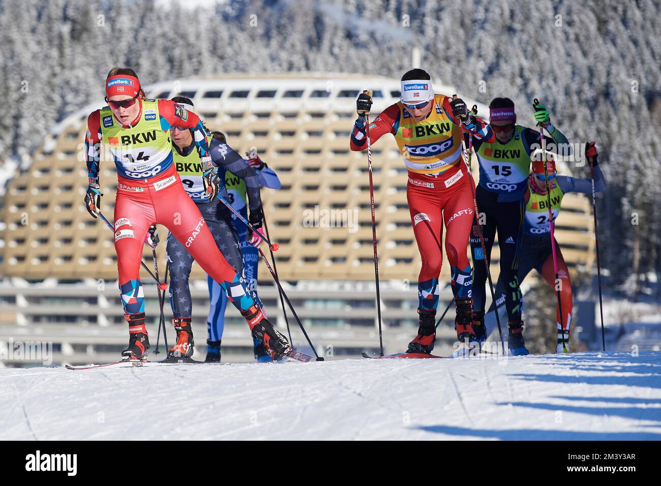 Davos, Schweiz, 17. Dezember 2022. Heat 2 (von links nach rechts ...