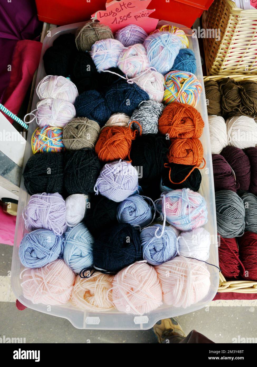 Wool machine hi-res stock photography and images - Alamy